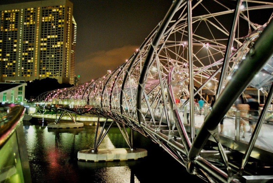 Podul construit după Feng Shui: Helix Bridge din Singapore - MeteoMD.com